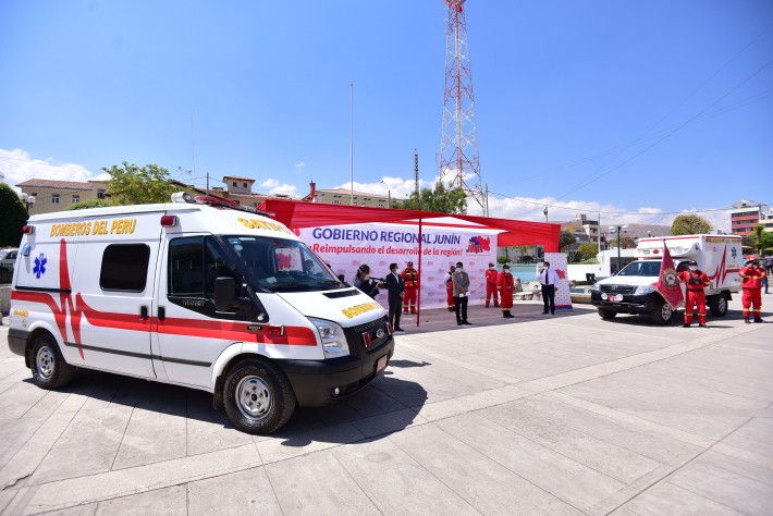 Entrega de ambulancias reparadas a las CompaÃ±ias de Bomberos de Tarma ...