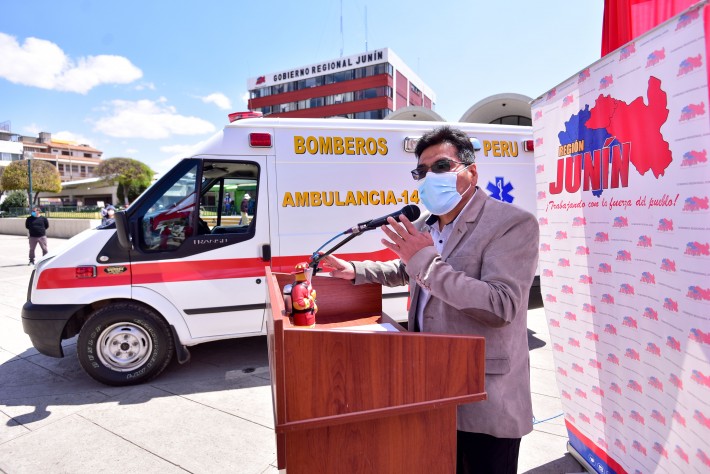Entrega de ambulancias reparadas a las CompaÃ±ias de Bomberos de Tarma ...