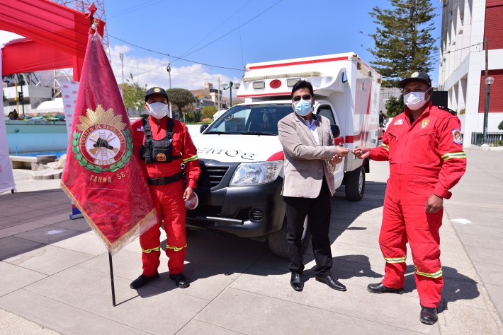 Entrega de ambulancias reparadas a las CompaÃ±ias de Bomberos de Tarma ...