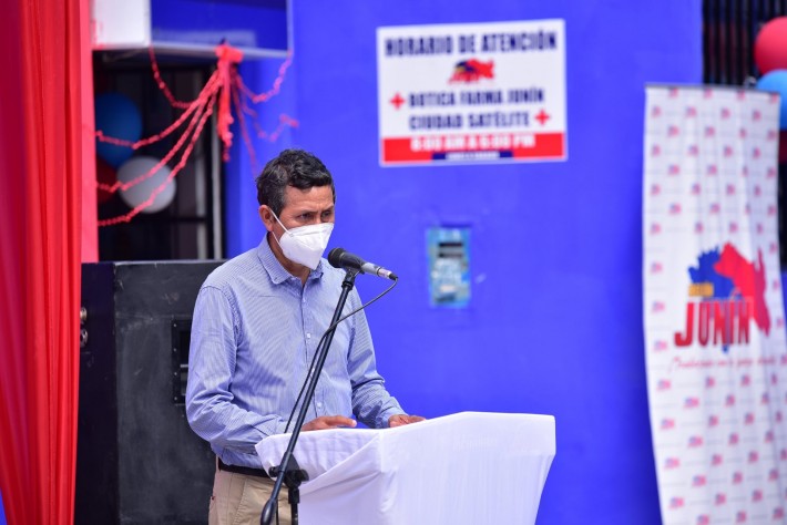 Preocupados por la salud de la region JunÃ­n, inauguramos la Botica ...