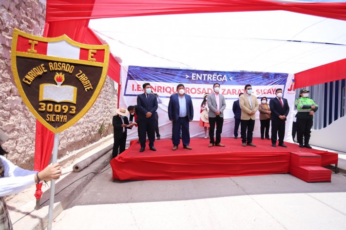 MÃ¡s de 600 estudiantes de la I.E. Enrique Rosado ZÃ¡rate de Sicaya ...